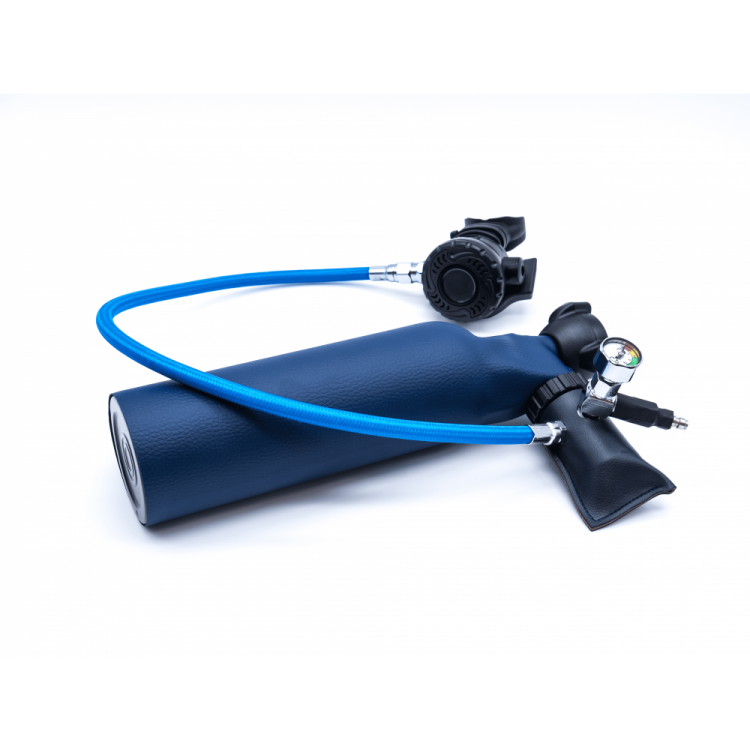 Rechargeable scuba tank with 12 V compressor - Scuba breather