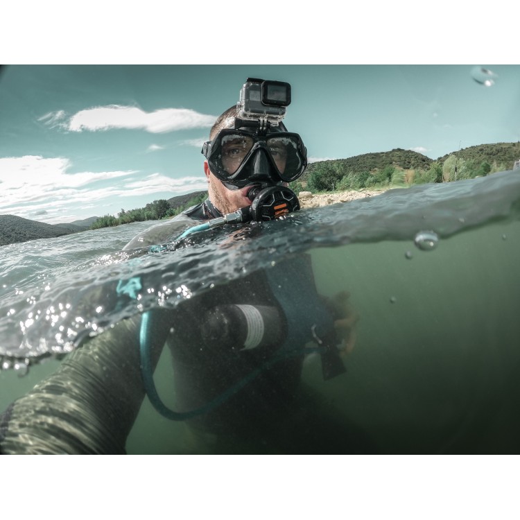 Mini refillable scuba tank - mini underwater breathing device